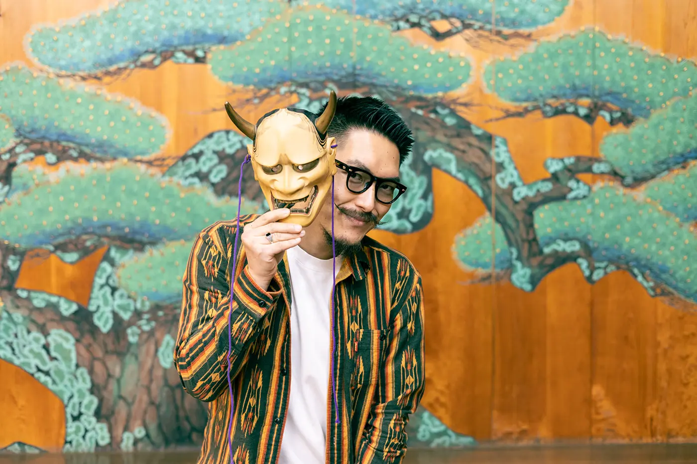 Encountering Noh masks that transcend 400 years. Experience the history ...